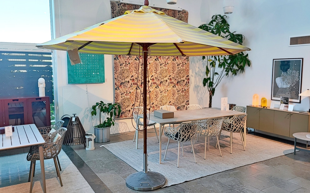 Utemöbel Parasoll Messina med Capri Parasollfot Skagerak - Miljögården